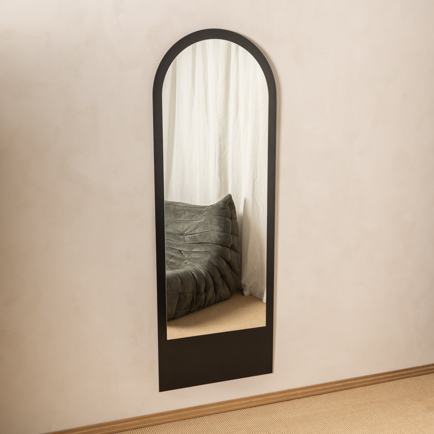 Mirrors – Made of Tomorrow