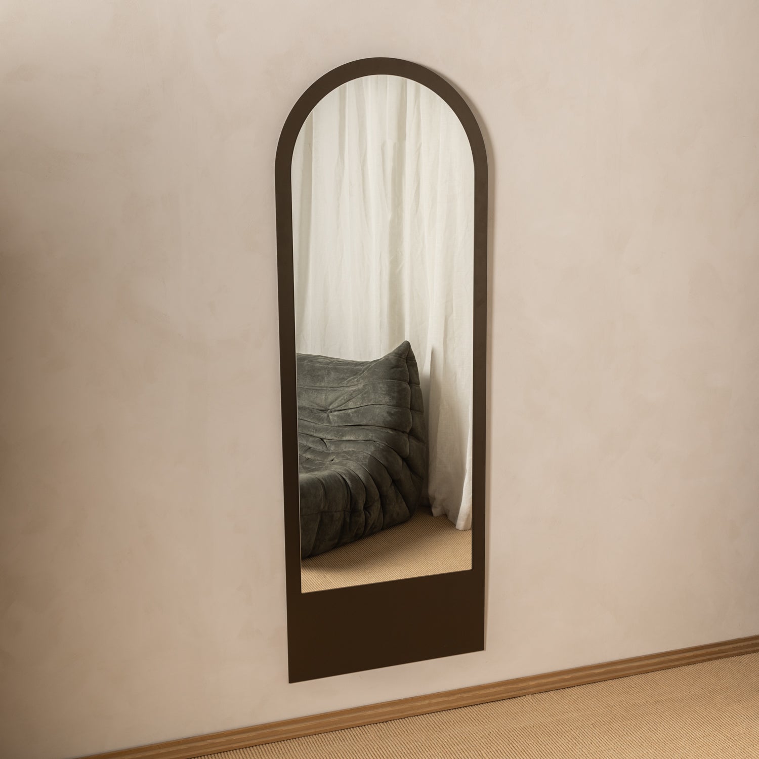 Mirrors – Made of Tomorrow